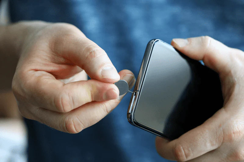 Which Way Does a SIM Card Go in Your New Device? - Simify