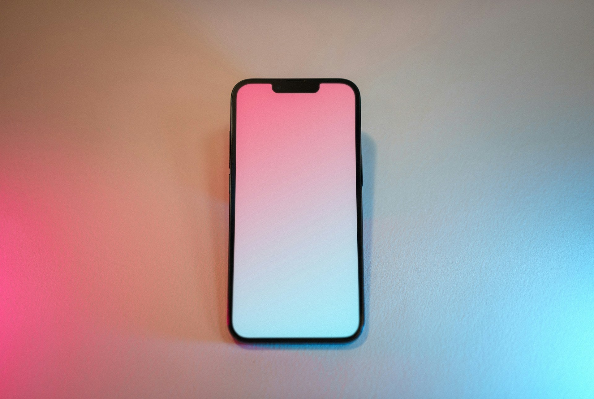 O2 Roaming vs Simify: Which One Wins Abroad?